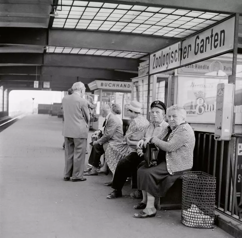 Bahnhof зоопаркы, 1967 © Нелли Рау-Харинг