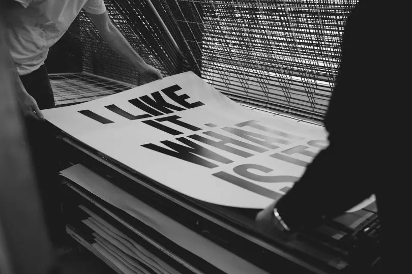 ខិតខំ និងធ្វើជាមនុស្សល្អ៖ Anthony Burrill ចេញផ្សាយការបោះពុម្ពថ្មីសម្រាប់វិចិត្រសាលច្រណែន 4412_5