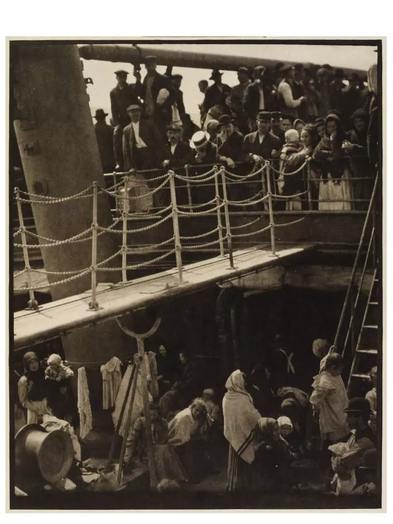 די סטירעאַגע, Alfred Stieglitz, 1907. טאַלאַנט פון די דזשאָרדזשאַ אָ_קעעפע וויקיפּעדיע © וויקטאָריאַ און אַלבערט מוזיי, לאָנדאָן