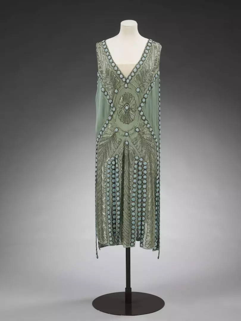 Silk georgette ma tioata tioata, ofu Salambo sa umia muamua e Miss Emilie Grigsby Jeanne Lanvin Paris 1925 © Victoria and Albert Museum London