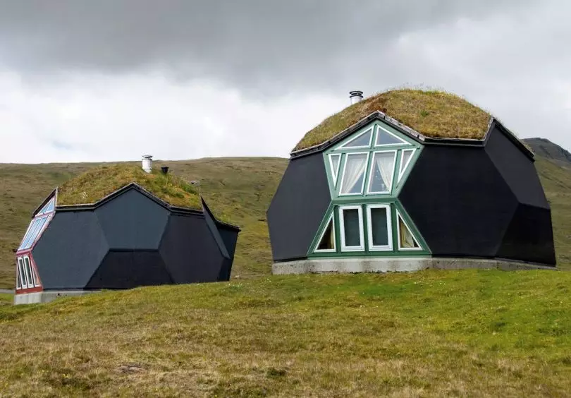 Kvivik Igloo, Kvivik, Quần đảo Faroe, Đan Mạch, 2000, Easy Domes Limited. Tín dụng hình ảnh: INSADCO Photography (trang 54)