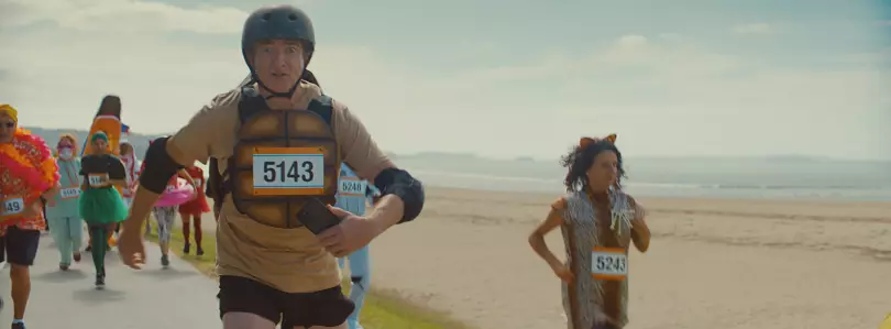 Rhys Darby van Flight of the Conchords trekt een jetpack aan in een nieuwe campagne voor Xero 4504_4