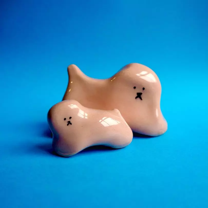 Ceramic Adopt A Dog، 2020 © Scotty Gillespie