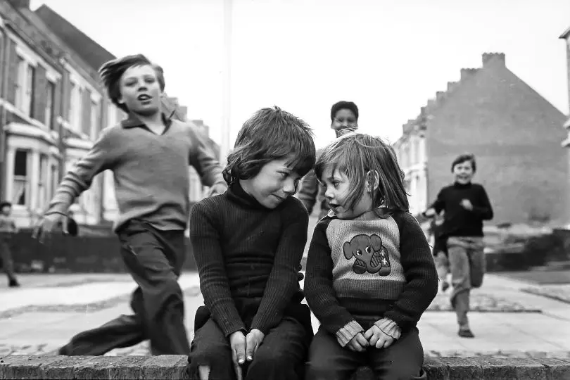 Tish Murtha Elswick Kids, 1978 © Ella Murtha, Visos teisės saugomos. „Ella Murtha & The Photographers' Gallery“ sutikimu