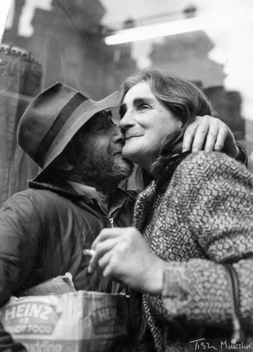 Tish Murtha Newport – Angela and Starky, 1976 © Ella Murtha, Tout dwa rezève. Koutwazi Ella Murtha & Galeri Fotograf yo