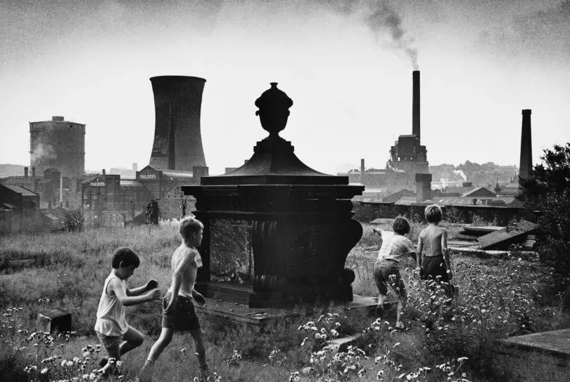Shirley Baker Stockport 1967 © Estate of Shirley Baker, Courtesy of The Photographers' Gallery