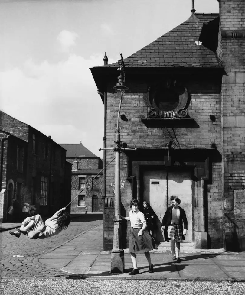 Shirley Baker Manchester, 1962 © Estate of Shirley Baker, Courtesy of The Photographers' Gallery