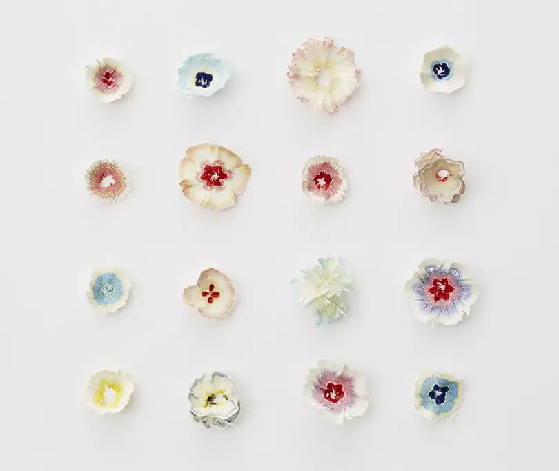 Flores de papel: impresionantes obras de arte de pétalos elaboradas con virutas de papel 4692_1