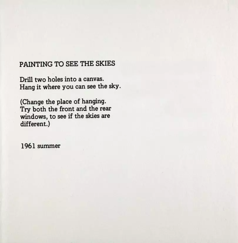 योको ओनो, पेंटिंग टू सी द स्काईज (1961 उन्हाळा), ग्रेपफ्रूटमधील सूचना भाग: निर्देश आणि रेखाचित्रांचे पुस्तक (2000 आवृत्ती). © योको ओनो