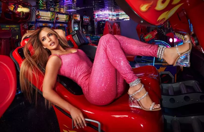 Jennifer Lopez đóng vai chính trong 'Hit Play', trò chơi điện tử và vũ trụ pixel của riêng cô ấy 474_3