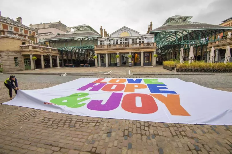 Anthony Burrills største kunstværk til dato afsløret i Covent Garden som et kærlighedsbrev til London 4903_3