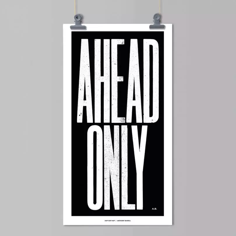 Ahead Only av Anthony Burrill