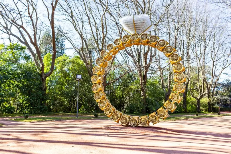 Joana Vasconcelos, Solitaire, 2018. © Luís Vasconcelos, Courtesy Unidade Infinita Projectos