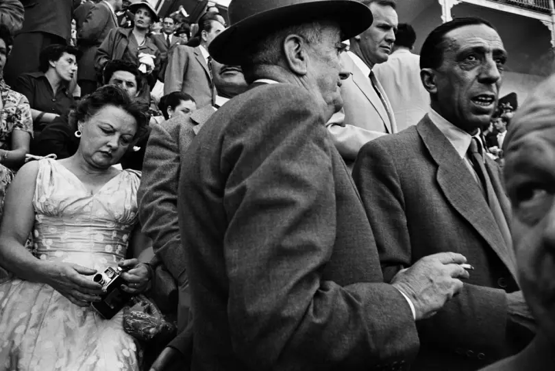 Corrida tribune, Madrid, 1956 © Uilyam Klein