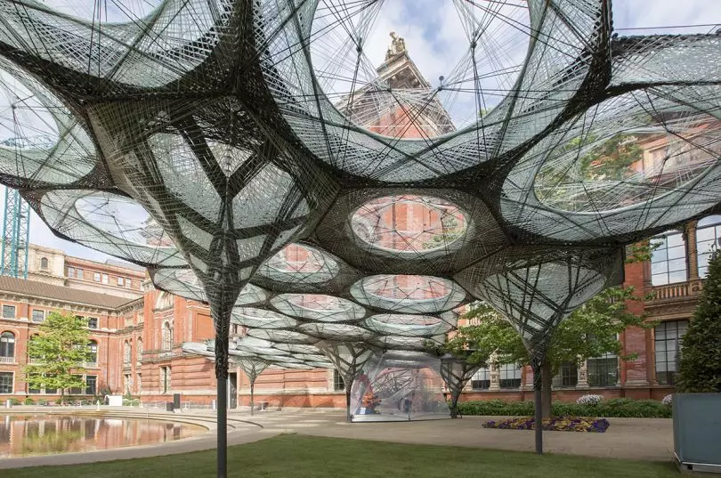 Robot crafts incredible art installation inspired by beetles at London's V&A 5059_8