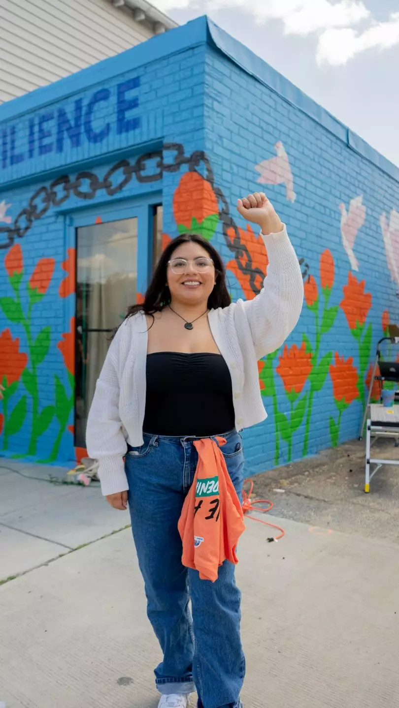 Ang naglihok nga mural sa artista nga si Shirien Damra nagtimaan sa una nga 'Immigrant Day of Resilience' sa America 5108_2