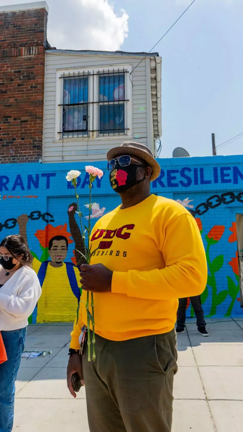 Ang naglihok nga mural sa artista nga si Shirien Damra nagtimaan sa una nga 'Immigrant Day of Resilience' sa America 5108_5