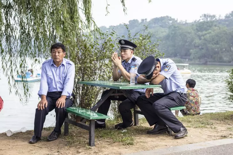 Gihimo sa China: Ang photographer sa kalye nagkuha sa kontemporaryong kultura sa camera 5149_1