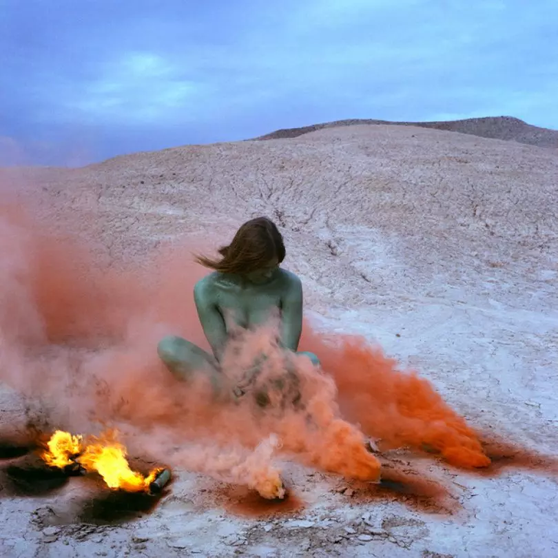 Immolation IV ໂດຍ Judy Chicago. ຂໍອານຸຍາດຈາກສິລະປິນ, Salon 94, New York, ແລະ Jessica Silverman Gallery, San Francisco