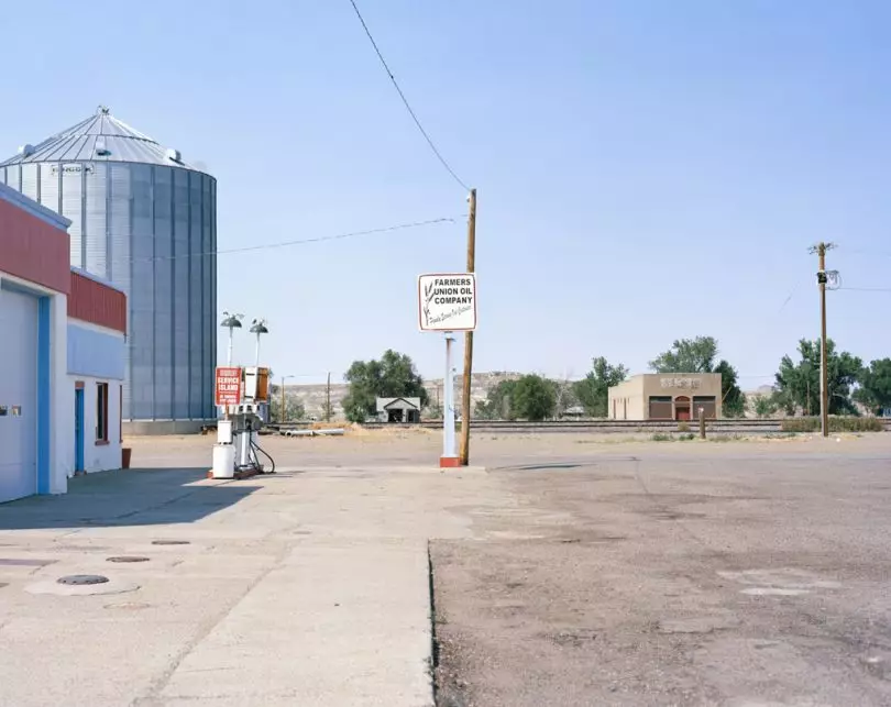 De la série, Crown Ditch and the Prairie Castle © Kyler Zeleny