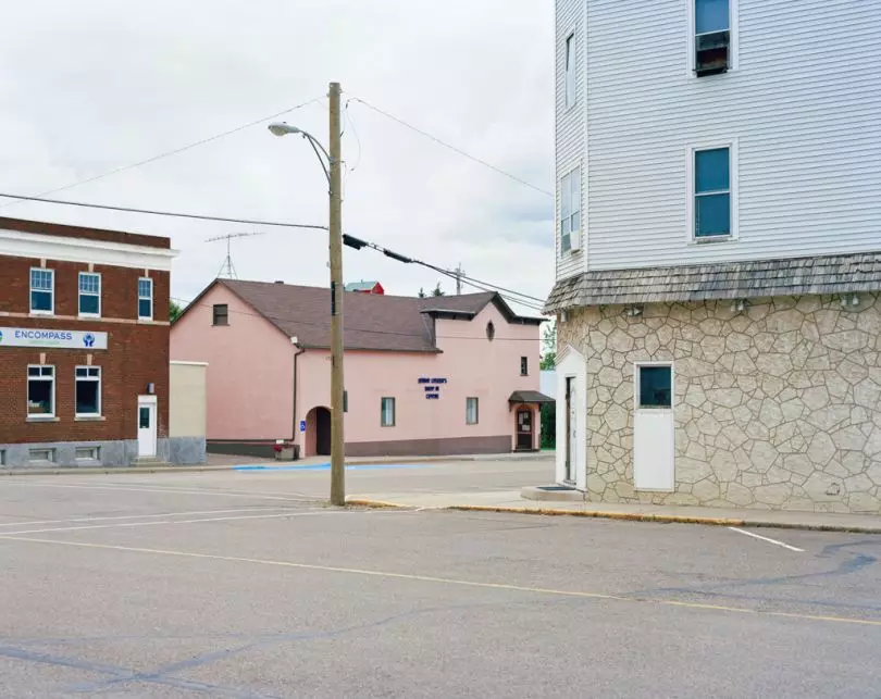 Từ loạt phim, Crown Ditch and the Prairie Castle © Kyler Zeleny