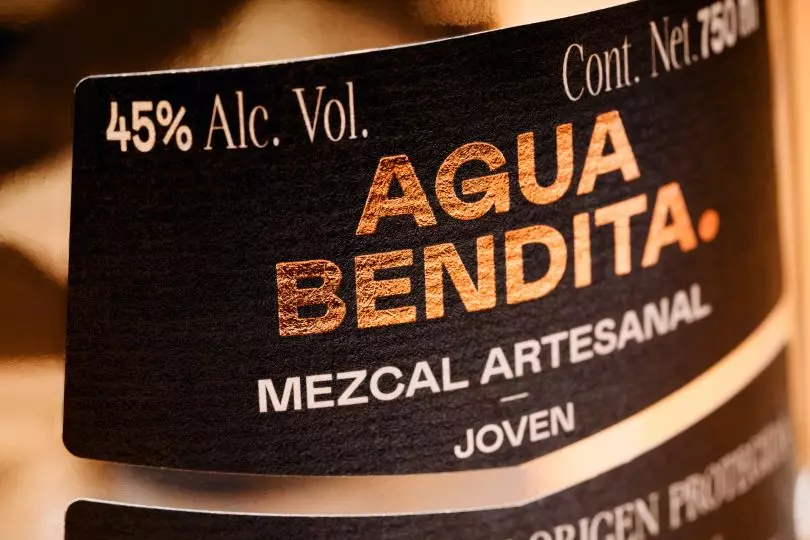 Agua Bendita Mezacal ຂອງ Futura ອອກແບບສະເຫຼີມສະຫຼອງການທໍາລາຍກົດລະບຽບແລະການຕໍ່ຕ້ານມາດຕະຖານ 5476_17