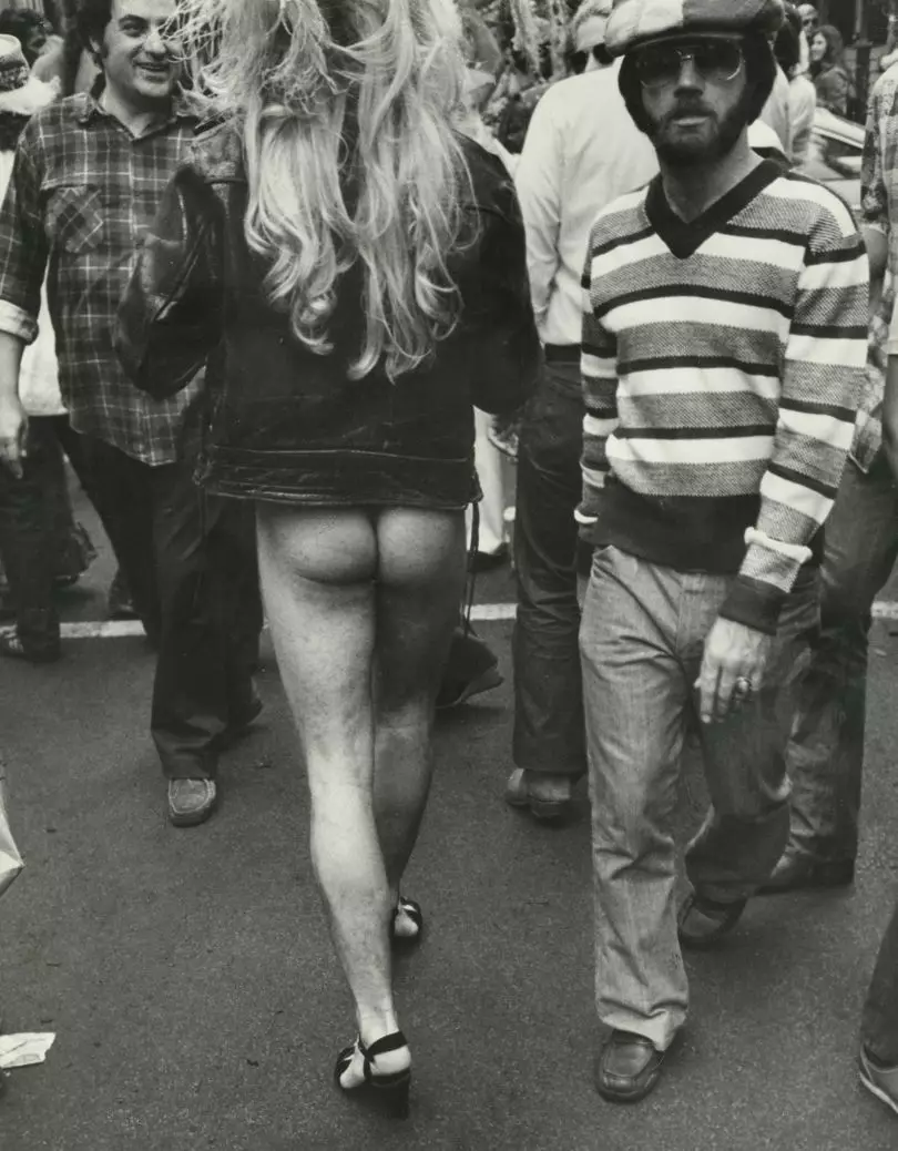 Leon Levinstein၊ New Orleans၊ 1976 © Leon Levinstein၊ လေးစားစွာဖြင့် Howard Greenberg Gallery, NYC, Haus der Photographie / Sammlung F.C. Gundlach၊ ဟမ်းဘတ်