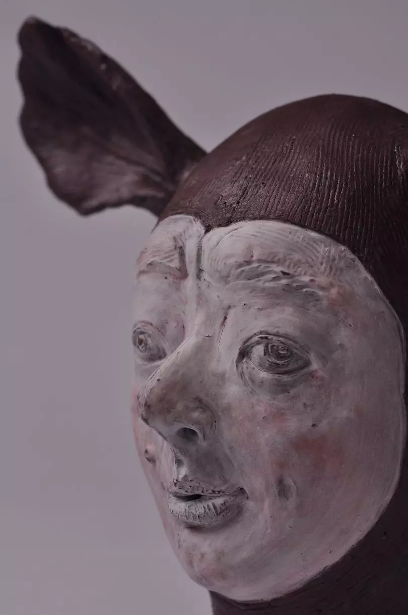 Chao Harn-Kae mängulised savist skulptuurid, mis ühendavad inimese ja looma vormi 5509_12