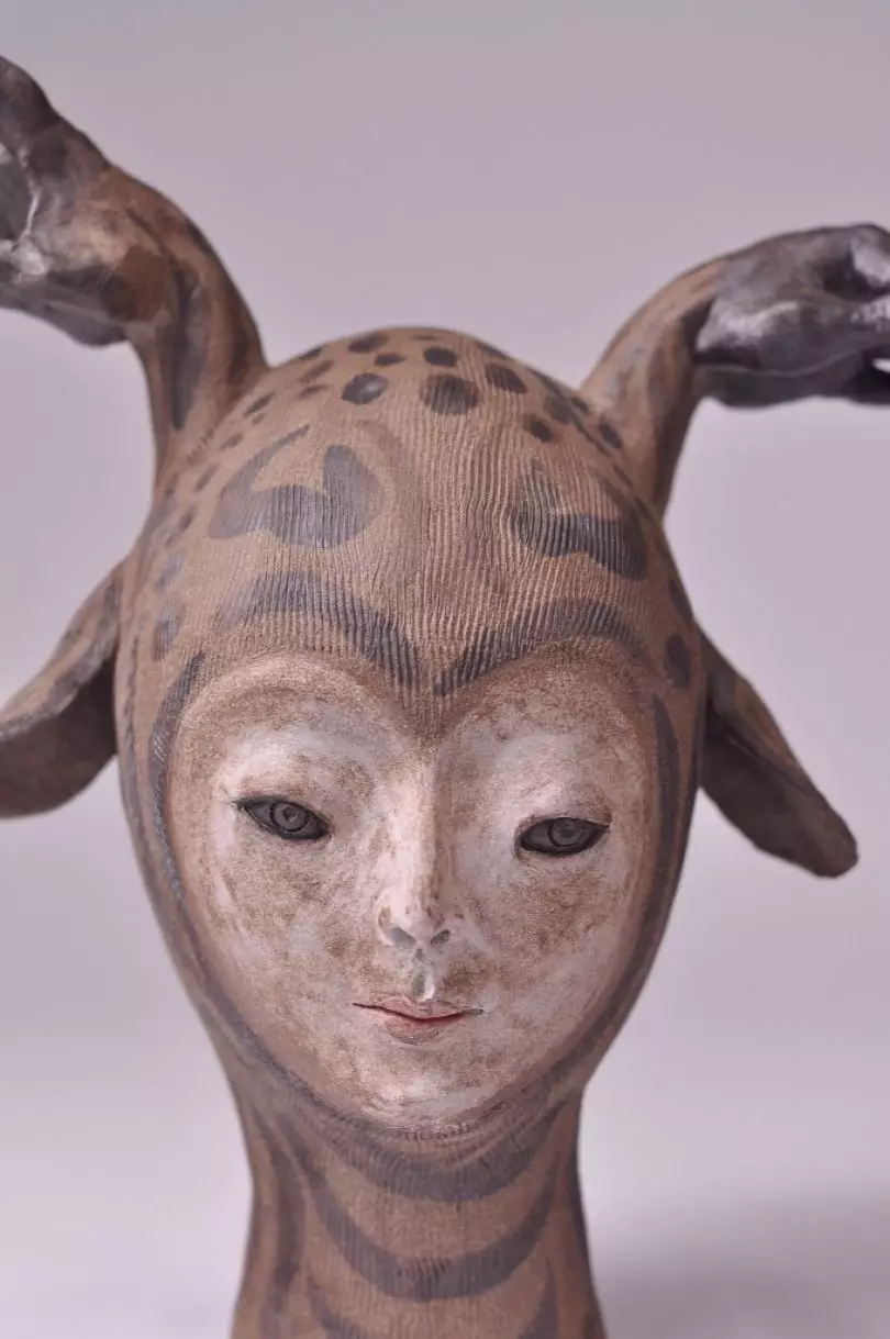 Chao Harn-Kae mängulised savist skulptuurid, mis ühendavad inimese ja looma vormi 5509_2