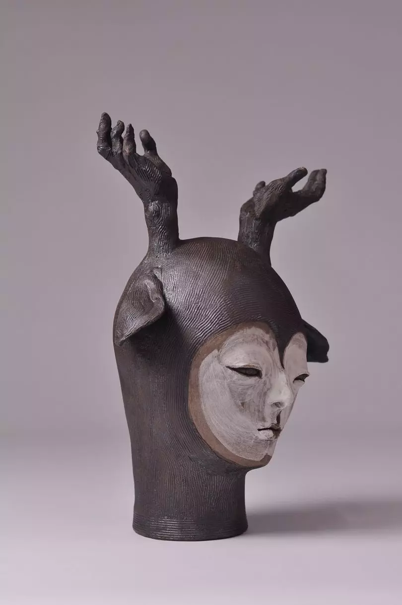 Razigrane glinene skulpture koje kombinuju ljudski i životinjski oblik, autora Chao Harn-Kaea 5509_4