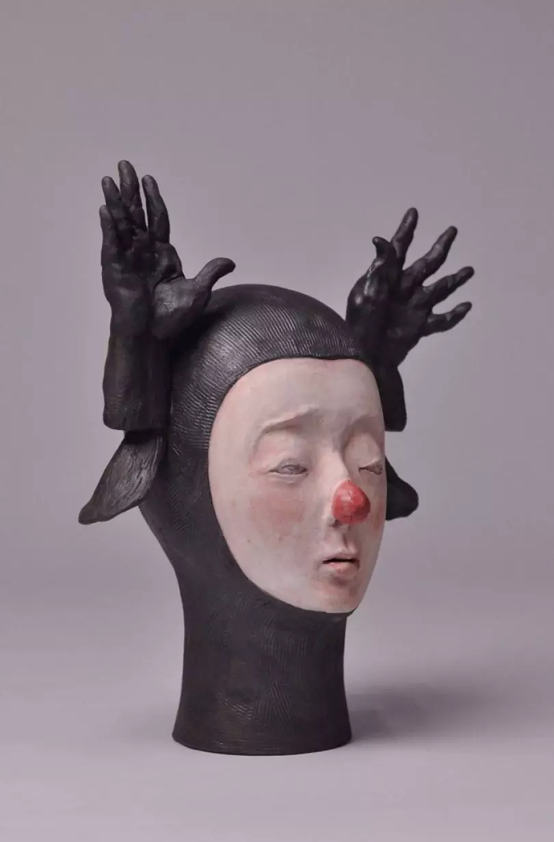 Chao Harn-Kae mängulised savist skulptuurid, mis ühendavad inimese ja looma vormi 5509_7