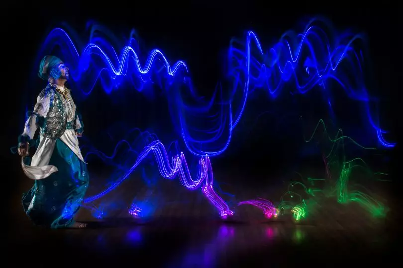 Photographies « light painting » qui célèbrent la beauté de la musique et de la danse bhangra 5766_1