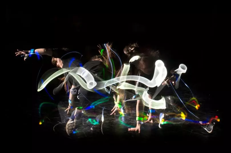 Photographies « light painting » qui célèbrent la beauté de la musique et de la danse bhangra 5766_3