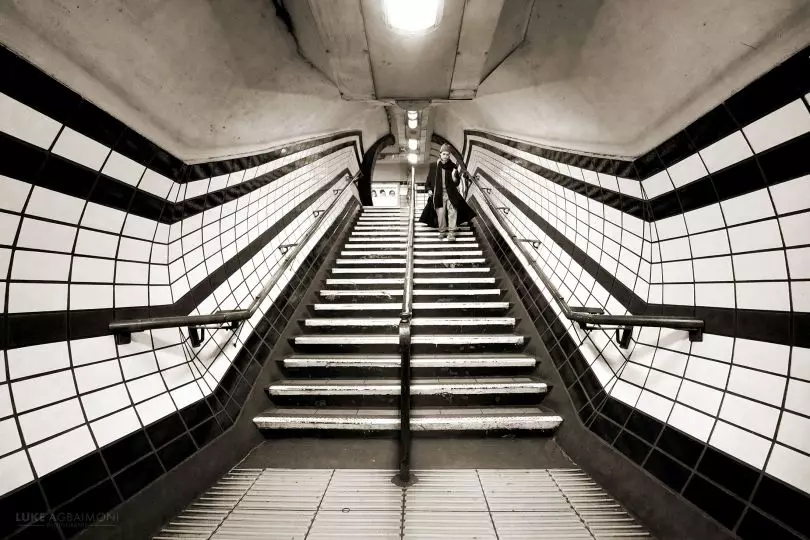 Tube Mapper: Fotograf Lyuk Agbaimoni London metrosining har bir stansiyasini hujjatlashtirish vazifasi 5773_11