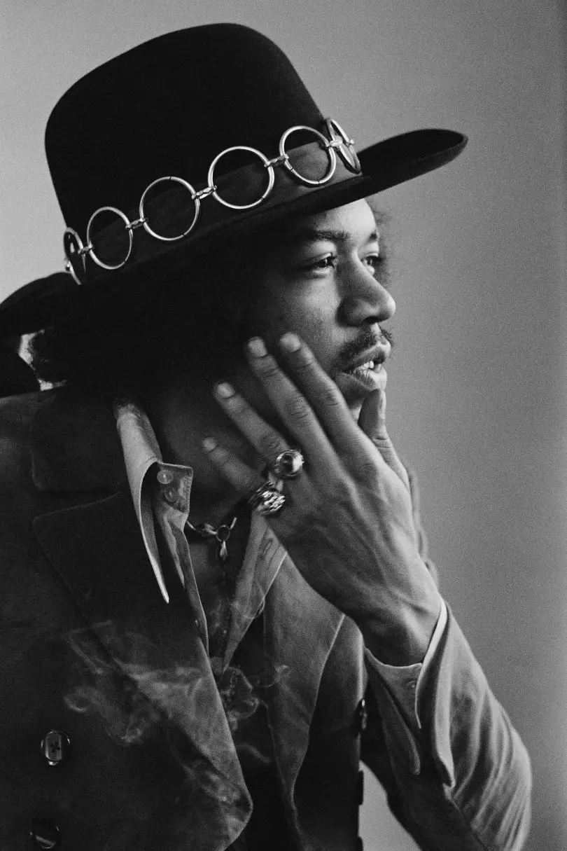 Baron Wolman, Jimi Hendrix, printim argjendi xhelatin, 50,8 x 61 cm, © Baron Wolman | Imazhe ikonike