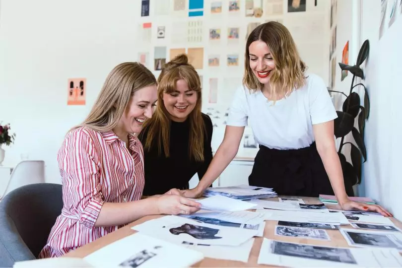 Lana Belton, Madeleine Berg, ati Emma Skaaning ti Studio Skulptur (Fọto nipasẹ Anthony Georgis)