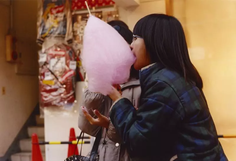 Photographies de Lucie Rox qui capturent le sentiment d'être "perdu dans la traduction" au Japon