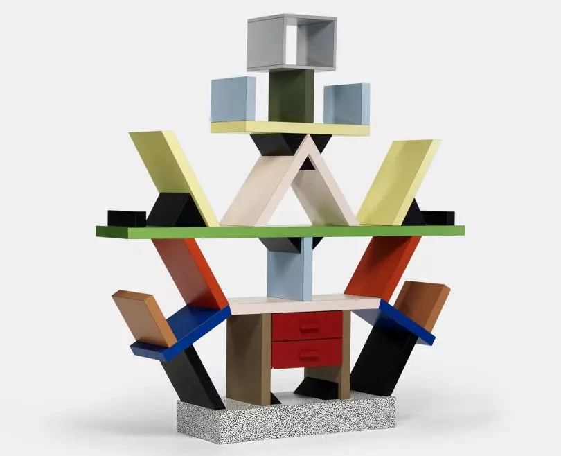 I-Carlton Bookcase ka-Ettore Sottsass, ngo-1981