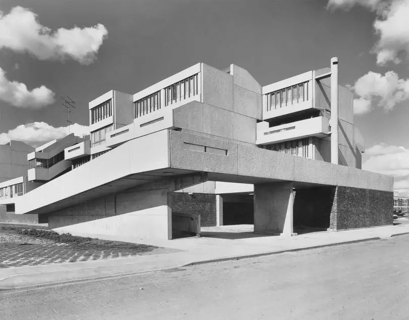 Pen deheuol Coralline Walk, i'w weld o Lensbury Way. 1969 © Archifau Metropolitan Llundain