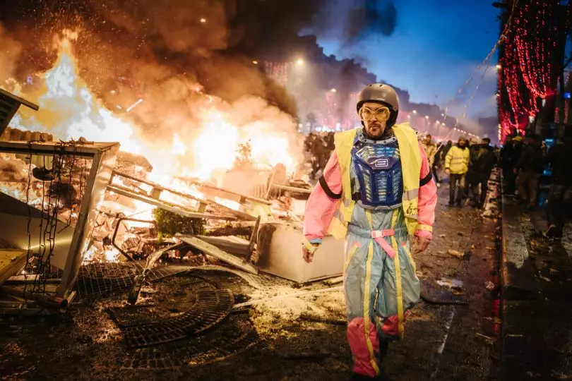 Dzelteno vestu protestētājs, autors Arnauds Gilards. © Arnaud Guillard, Francija, Izlase, Open, Street Photography (atklāts konkurss), 2019 Sony World Photography Awards