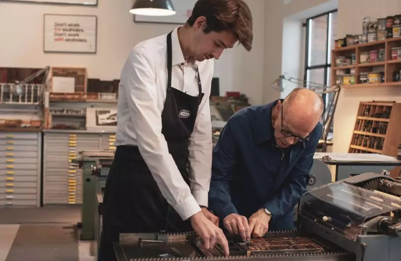 Erik Spiekermann ກ່ຽວກັບການຫາຍໃຈຊີວິດໃຫມ່ເຂົ້າໄປໃນຕົວອັກສອນທີ່ຍັງບໍ່ທັນໄດ້ສໍາເລັດ, ບໍ່ໄດ້ເຮັດວຽກສໍາລັບ assholes ແລະເຮັດແນວໃດບໍ່ມີຫຍັງມາຟຣີ 6401_6