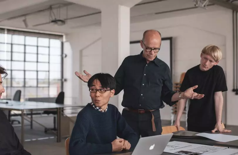 Erik Spiekermann sobre darlle nova vida ás fontes inacabadas, non traballar para imbéciles e como nada é gratis 6401_9