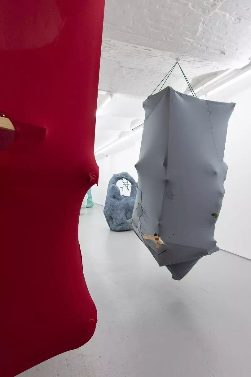 Surface Matters: giant raw and exposed sculptures by Ellen Hyllemose and Olivia Bax 6445_13