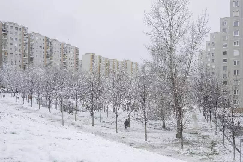 Meabhraíonn sraith nua Marietta Varga spleodar na hóige mar gheall ar chéad sneachta an gheimhridh 6529_3