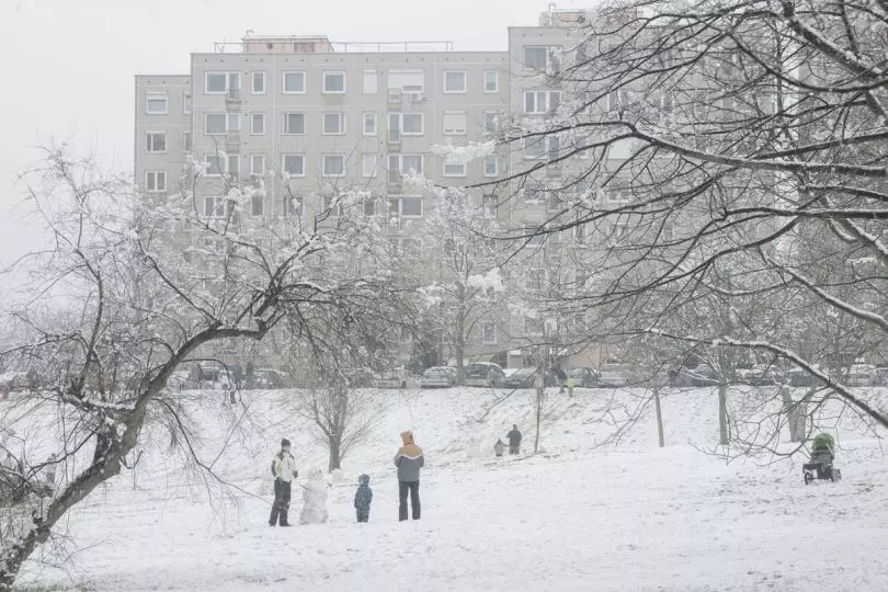 ماريٽا ورگا جي نئين سيريز سياري جي پهرين برفاني ننڍپڻ جي جذبي کي ياد ڪري ٿي 6529_6