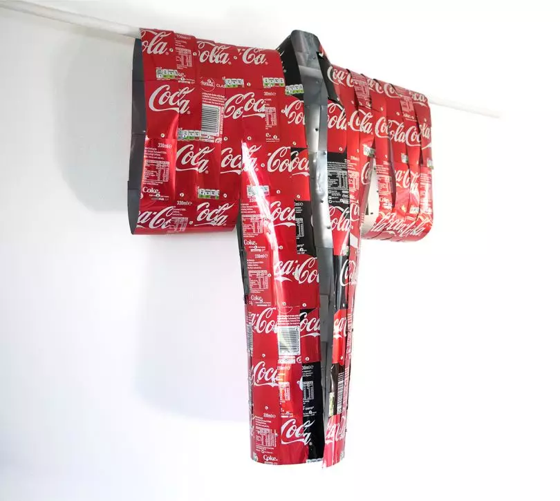 Pam Glew, kimono Coca Cola