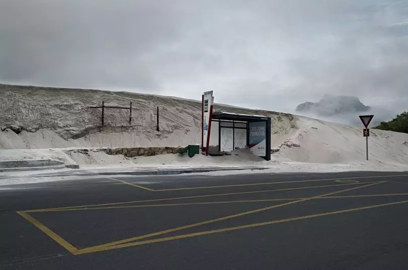 „Cape Town Connected”, przystanek autobusowy MyCiti, Hout Bay, Cape Town. 2016 „Cape Town Connected”, przystanek autobusowy MyCiti, Hout Bay, Cape Town. 2016 | © David Lurie