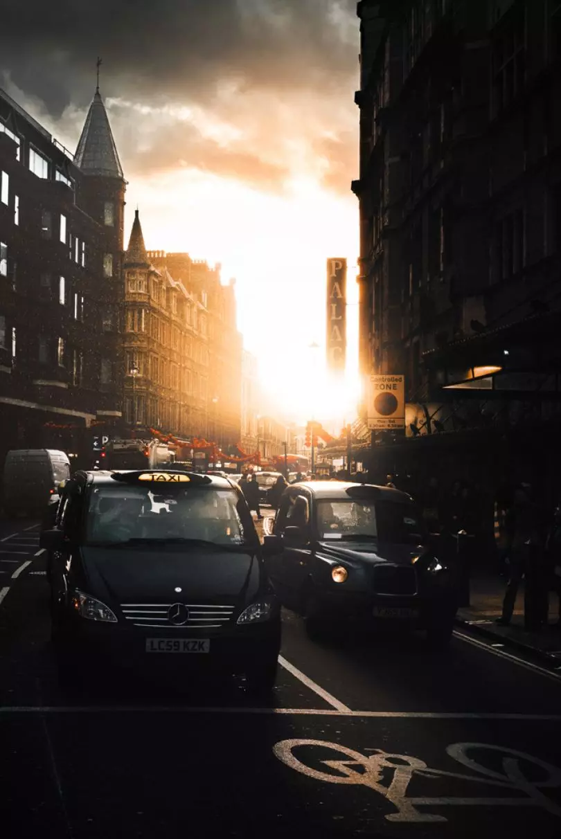 Valokuvaaja Chris Holmes leikkii valolla ja varjolla luodakseen upeita kuvia Lontoosta 6729_2