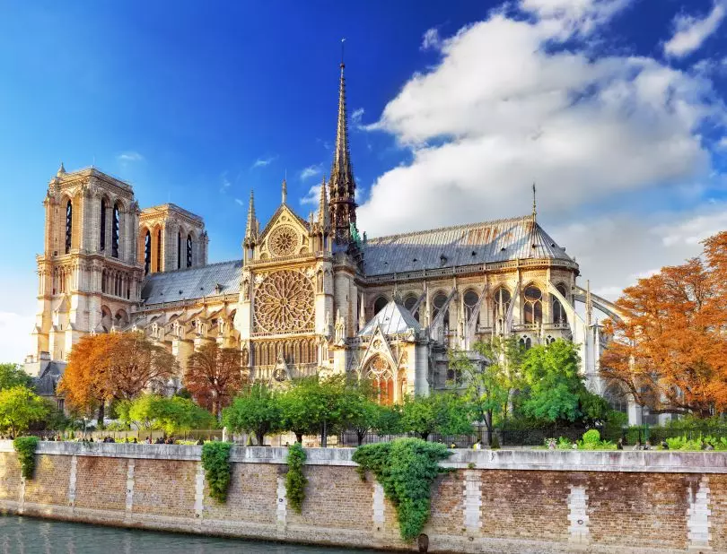 Notre Dame. Setšoantšo se lumelloa ka Adobe Stock