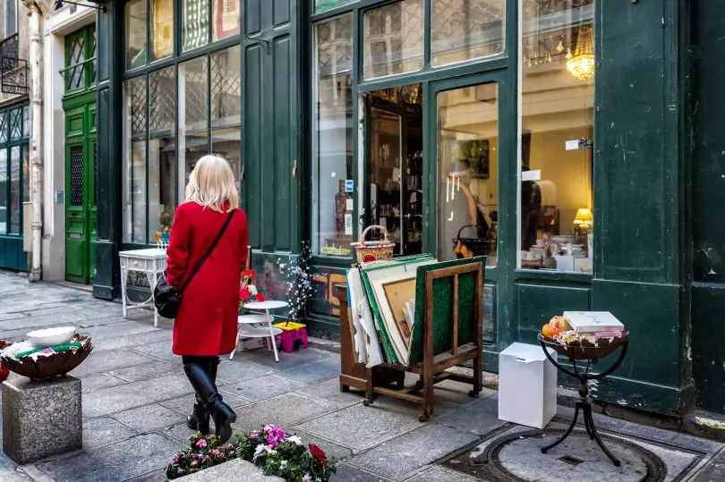 mabenkeleng a Paris. Setšoantšo se lumelloa ka Adobe Stock